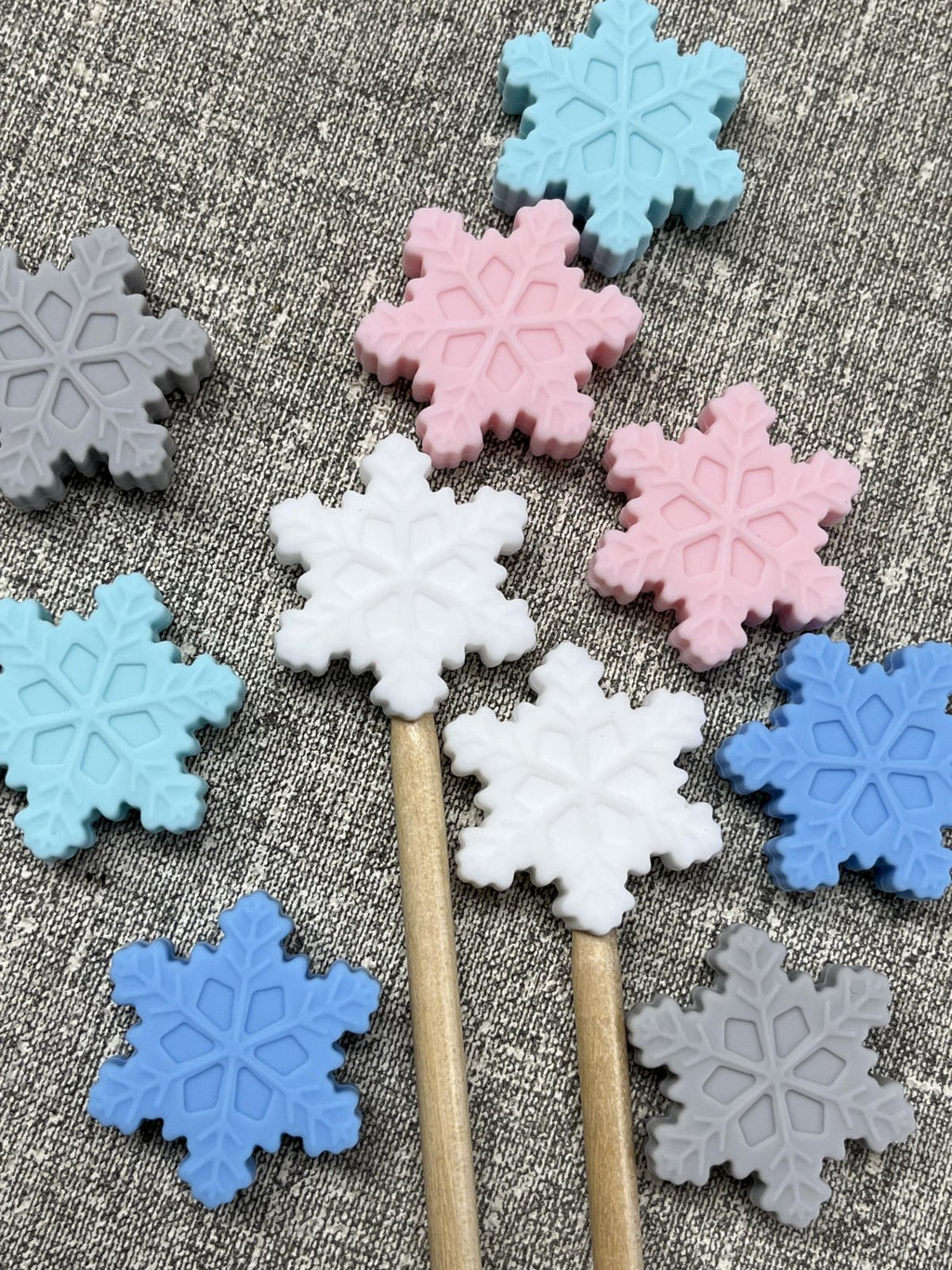 Snowflake Stitch Stoppers by Minnie and Purl