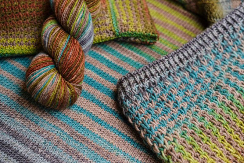 Shop Urth Yarns Uneek Worsted - Self-Striping Magic Yarn for Knitting